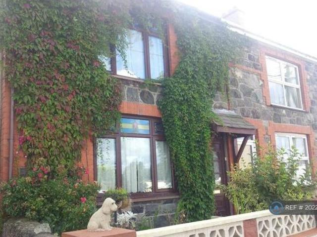 3 Bedroom Semi detached House For Rent In Llanrug, Caernarfon