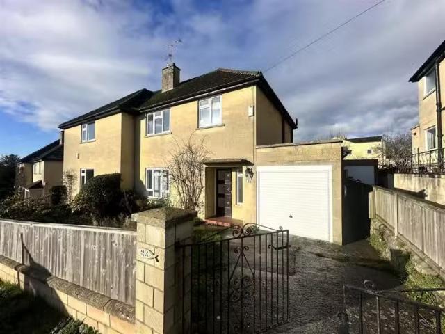 3 bedroom semi detached house for rent in Lucklands Road, BA1.