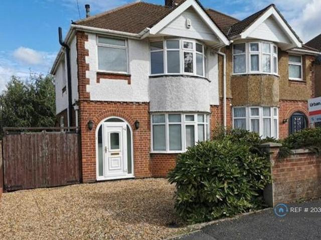 3 Bedroom Semi detached House For Rent In Luton
