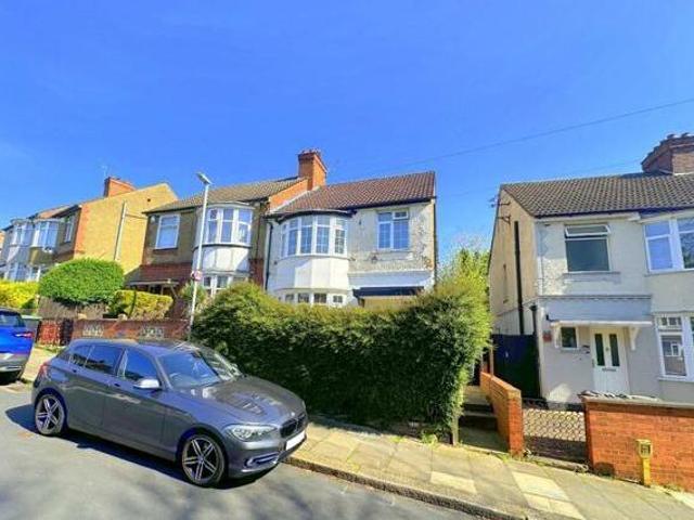 3 Bedroom Semi detached House For Rent In Luton, Bedfordshire