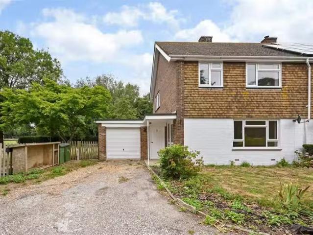 3 bedroom semi detached house for rent in Lyminster Road, Lymi.