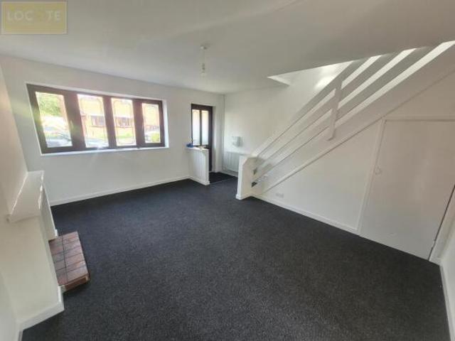 3 bedroom semi detached house for rent in McCarthy Close, Birchwood, Warrington, WA3