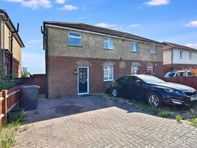 3 bedroom semi detached house for rent in Manor Road, Eastbourne, BN22