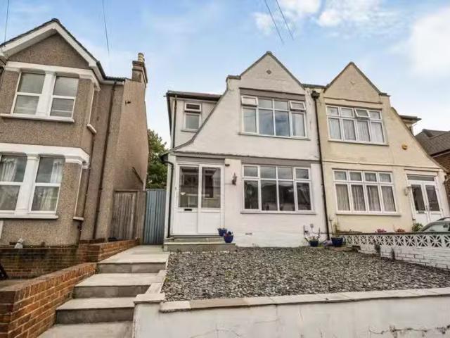 3 bedroom semi detached house for rent in Mackenzie Road, Beck.