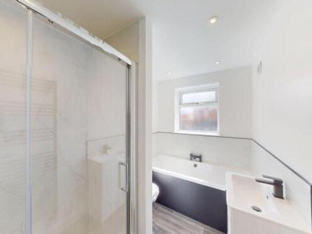 3 bedroom semi detached house for rent in Maple Avenue, Bolton, BL1
