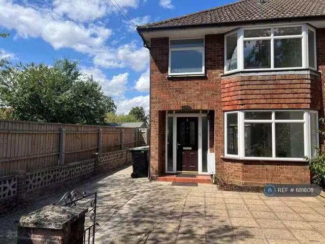 3 bedroom semi detached house for rent in Martlesham, Woodbrid.