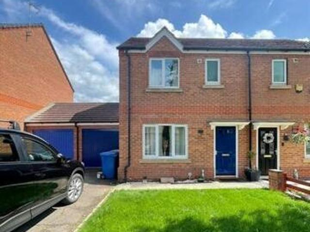 3 Bedroom Semi detached House For Rent In Mastin Moor, Chesterfield