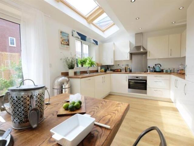 3 bedroom semi detached house for rent in Mattersey Terrace, Ridgeway, Nottingham, NG5