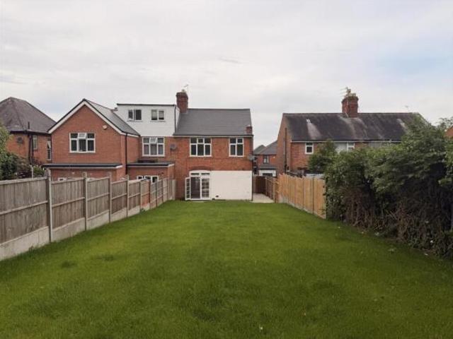 3 bedroom semi detached house for rent in Mayflower Road, Leicester, LE5