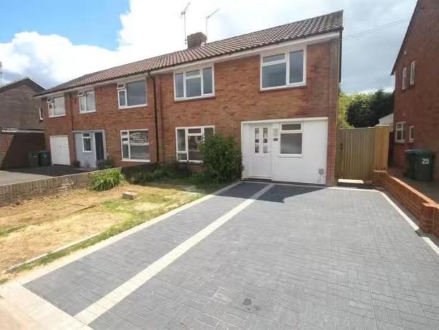 3 bedroom semi detached house for rent in Meadow Way, Ferring.