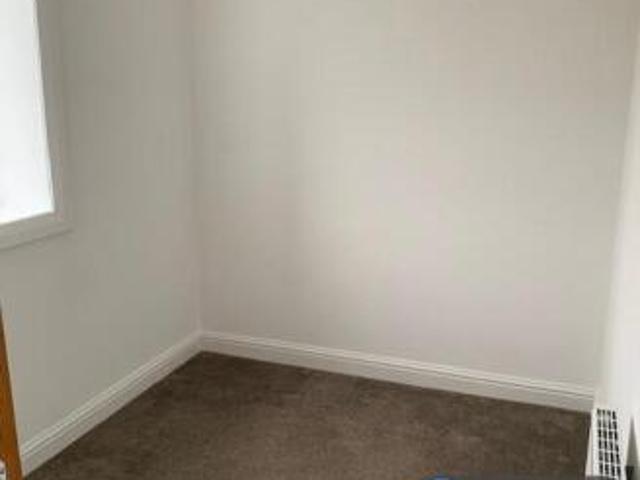 3 bedroom semi detached house for rent in Melling Avenue, Doncaster, DN5