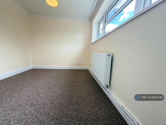3 bedroom semi detached house for rent in Melrose Avenue, Milton Keynes, MK3