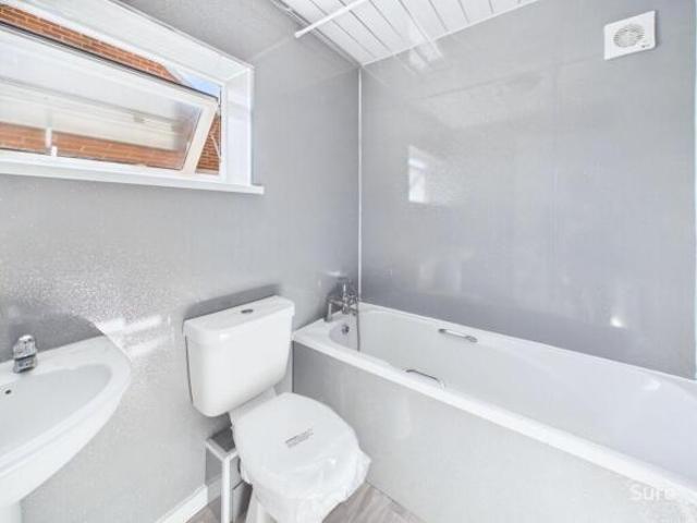 3 bedroom semi detached house for rent in Melrose Close, Sinfin, DE24