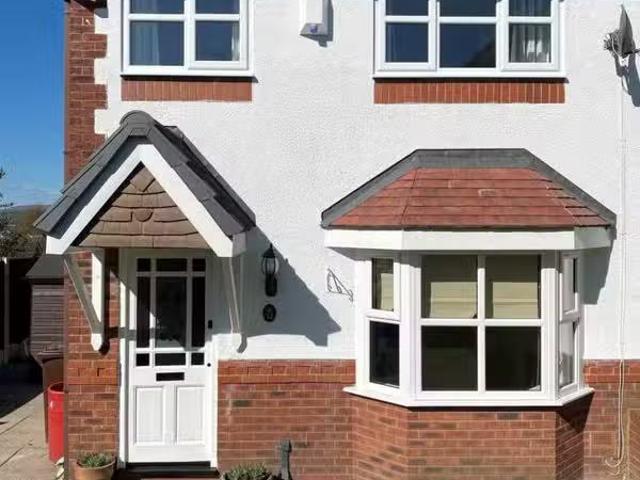 3 bedroom semi detached house for rent in Mere Close, Church M.