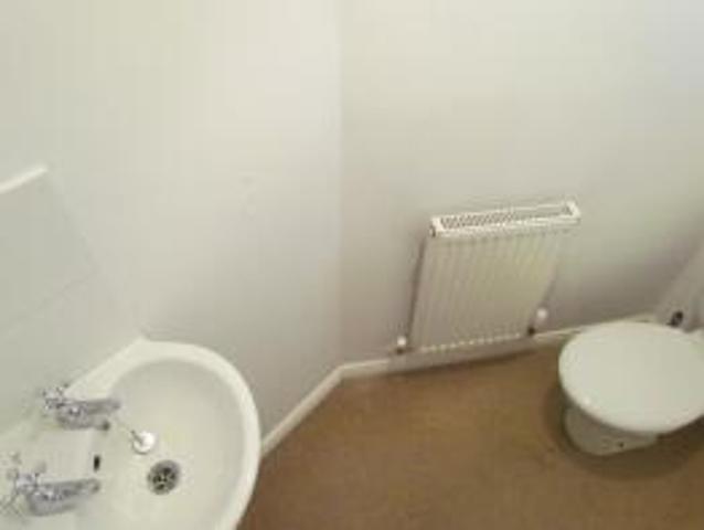 3 bedroom semi detached house for rent in Metcalf Close, Kirkby, L33