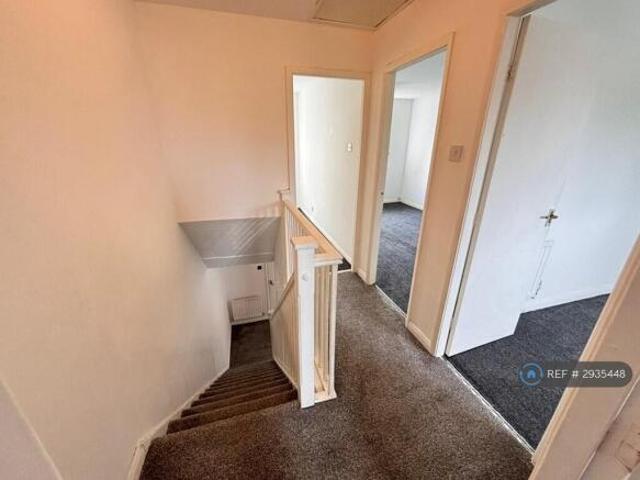 3 bedroom semi detached house for rent in Minster Road, Manchester, M9