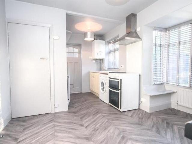 3 bedroom semi detached house for rent in Milton Road, Pannal, Harrogate, HG3