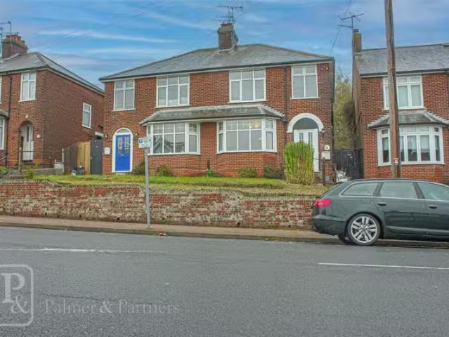 3 bedroom semi detached house for rent in Mile End Road, Colch.