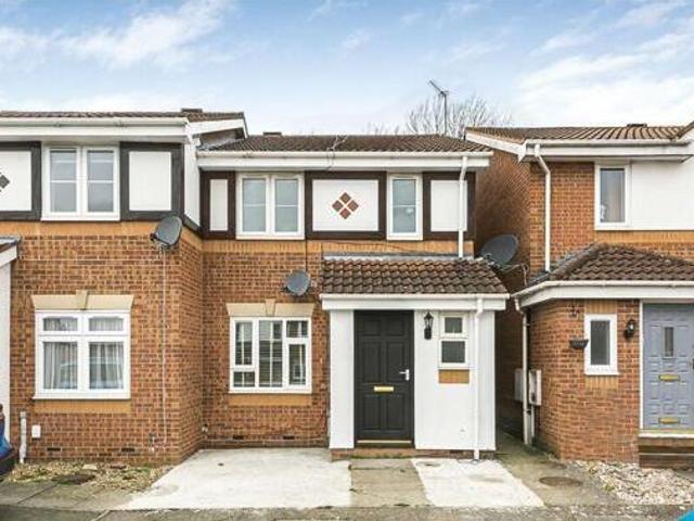 3 Bedroom Semi detached House For Rent In Mill Hill