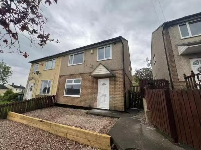 3 bedroom semi detached house for rent in Milner Ing, Wyke, Br.
