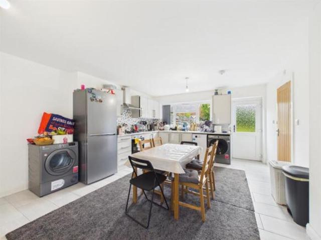 3 bedroom semi detached house for rent in Moat Lane, Solihull, B91