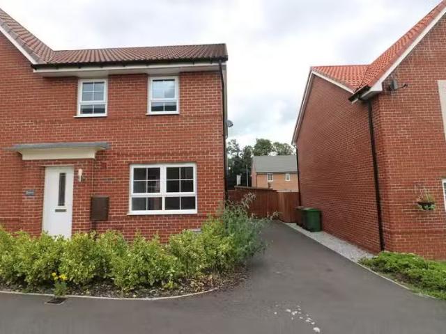 3 bedroom semi detached house for rent in Morton Dene, Cotting.