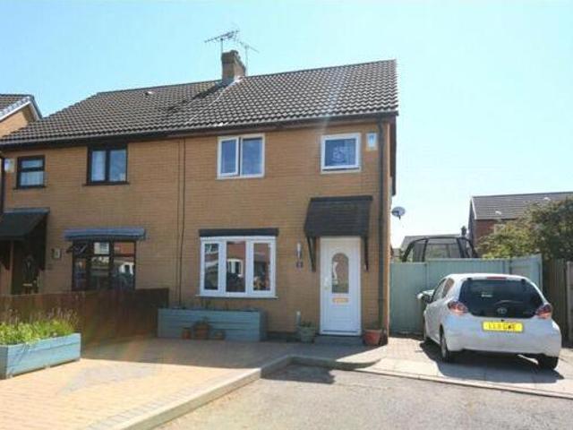 3 Bedroom Semi detached House For Rent In Moreton