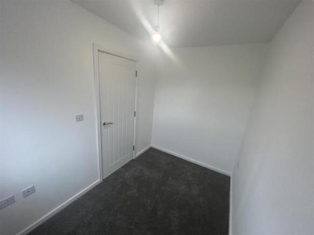 3 bedroom semi detached house for rent in Mossborough Drive, Liverpool, L33