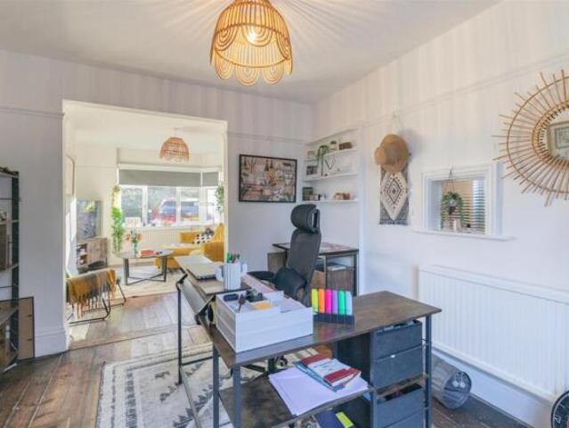 3 bedroom semi detached house for rent in New Barn Lane, Cheltenham, GL52