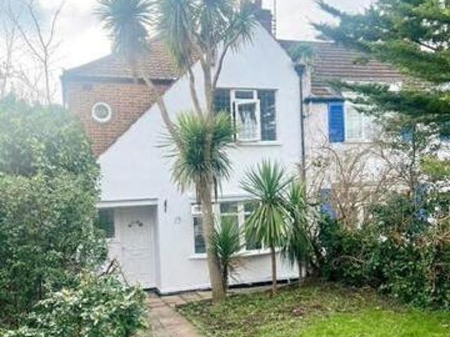 3 Bedroom Semi detached House For Rent In New Barnet, Barnet