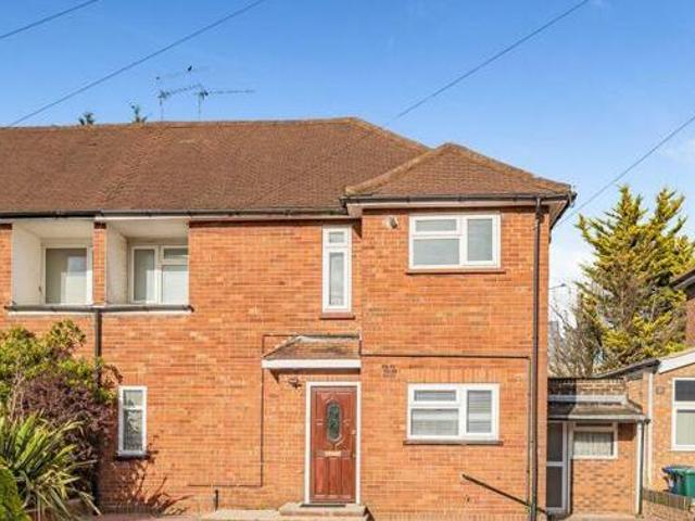 3 Bedroom Semi detached House For Rent In New Barnet