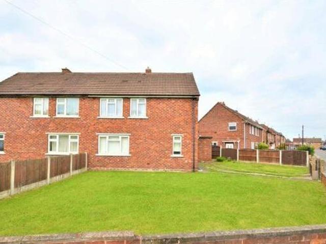 3 Bedroom Semi detached House For Rent In New Rossington, Doncaster