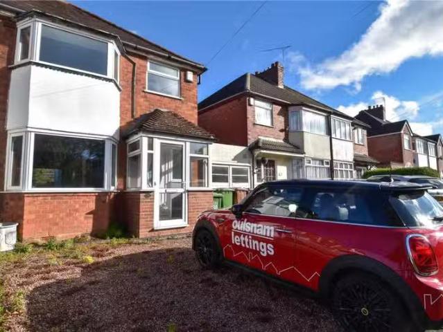 3 bedroom semi detached house for rent in Newborough Road, Shi.