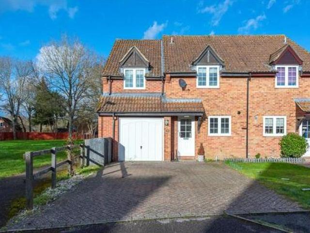 3 Bedroom Semi detached House For Rent In Newbury, Hampshire