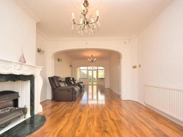 3 Bedroom Semi detached House For Rent In Newbury Park