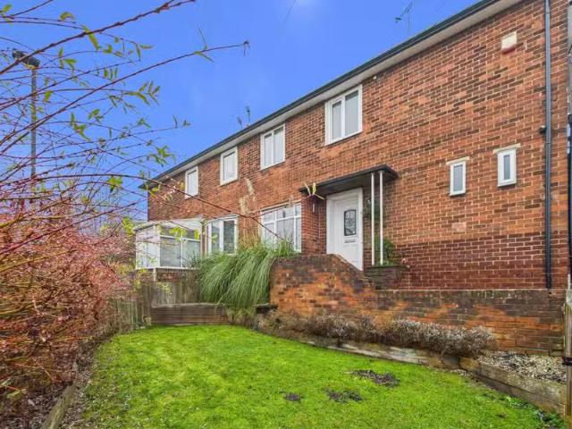3 bedroom semi detached house for rent in Newhaven Road, Chadd.
