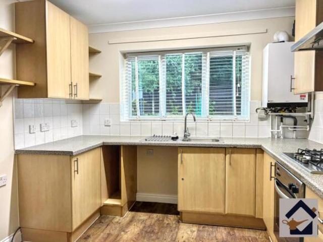 3 bedroom semi detached house for rent in Newlyn Place, Fishermead, Milton Keynes, MK6