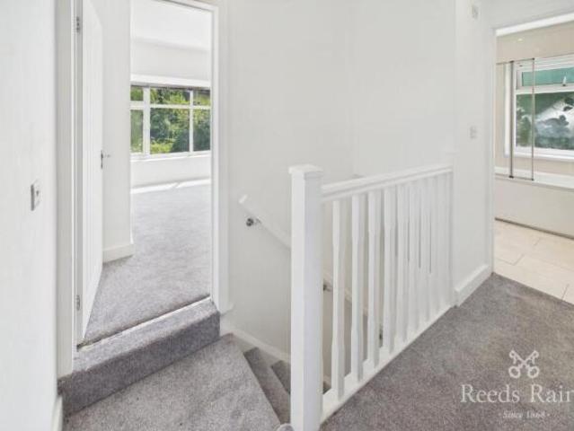 3 bedroom semi detached house for rent in Newsome Road, Huddersfield, West Yorkshire, HD4
