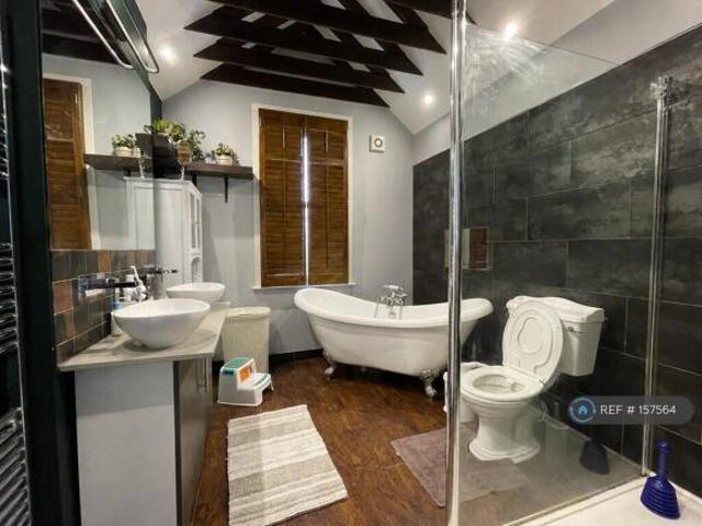 3 bedroom semi detached house for rent in Niton Road, Richmond, TW9