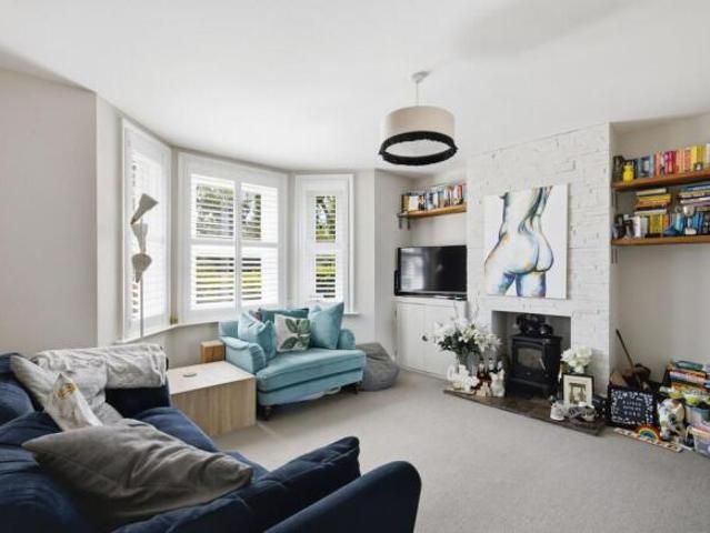 3 bedroom semi detached house for rent in North Farm Road, Tunbridge Wells, TN2