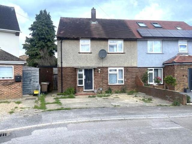 3 bedroom semi detached house for rent in Northdrift Way, Luton, Bedfordshire, LU1