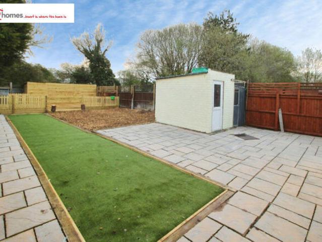 3 bedroom semi detached house for rent in Norbury Crescent, Lanesfield, Wolverhampton, WV4