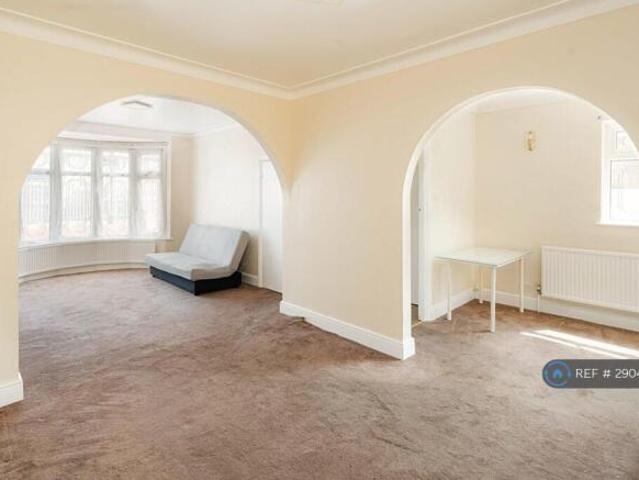 3 bedroom semi detached house for rent in Norlington Road, London, E10