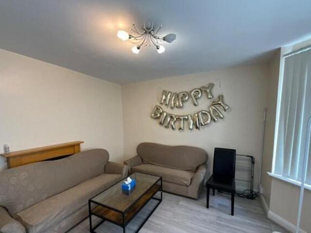 3 Bedroom Semi detached House For Rent In Nottingham, Nottinghamshire
