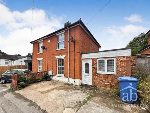 3 bedroom semi detached house for rent in Nottidge Road, Ipswich, IP4