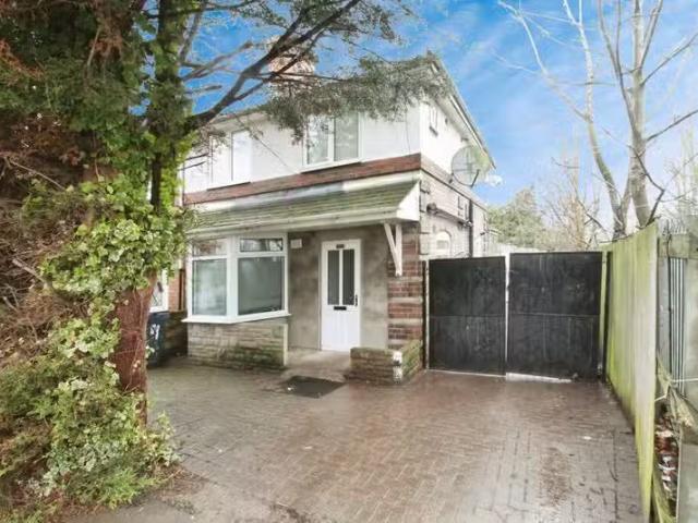 3 bedroom semi detached house for rent in Oakhurst Road, Birmi.