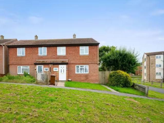 3 bedroom semi detached house for rent in Observatory View, Ha.