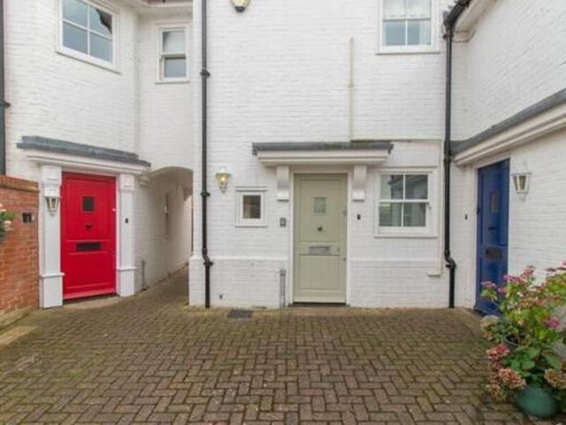 3 Bedroom Semi detached House For Rent In Odiham, Hook