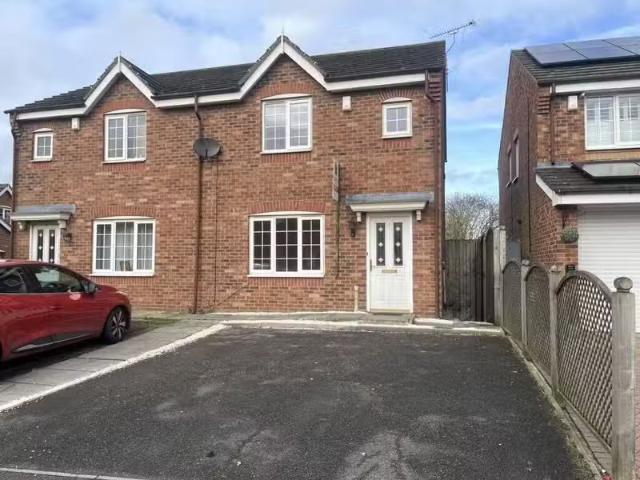 3 bedroom semi detached house for rent in Old School Lane, Kea.