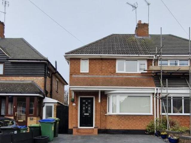 3 Bedroom Semi detached House For Rent In Oldbury, West Midlands